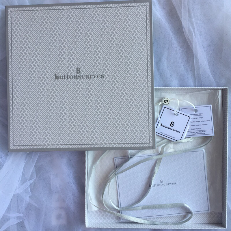 Jual Box Buttonscarves Original Lengkap (Box Only) | Shopee Indonesia