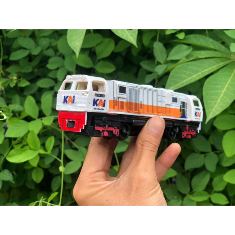 Jual Mainan Kereta Api // LOKOMOTIF CC206 SINGLE DINAMO 3 jenis Livery ...