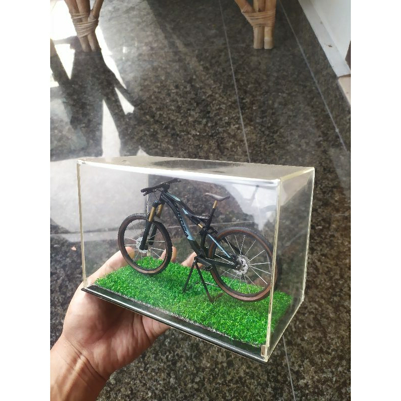 Jual miniatur sepeda Gunung plus akrilik box | Shopee Indonesia
