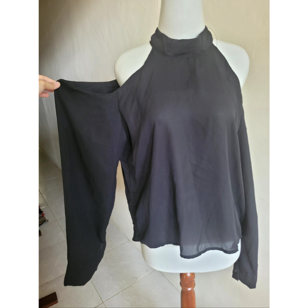 Jual Atasan Off Shoulder Halter Neck | Shopee Indonesia