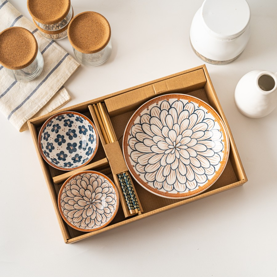 Jual UCHII Exclusive Hanami Dinnerware Gift Set | Set Alat Makan ...