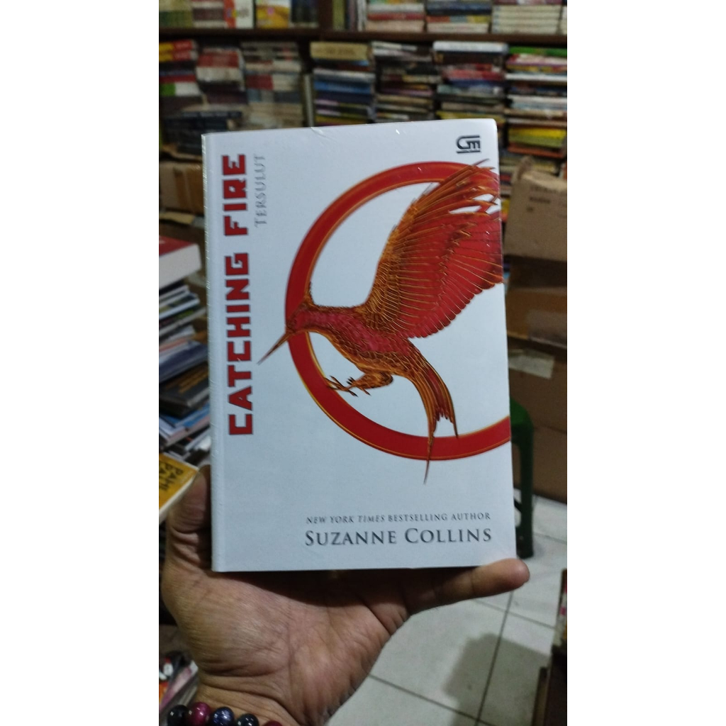 Jual Buku The Hunger Games 2 Tersulut Catching Fire Suzanne Collins ...