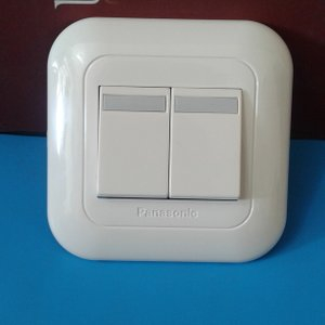 Jual Panasonic Saklar Seri Hotel 2 Arah Wide Series Putih | Shopee ...