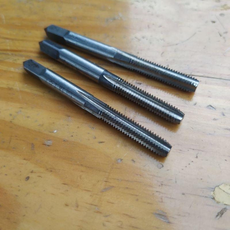 Jual Tap baut kunci 10 german m6 × 1 handtap bukan yamawa m6×1 bekas ...
