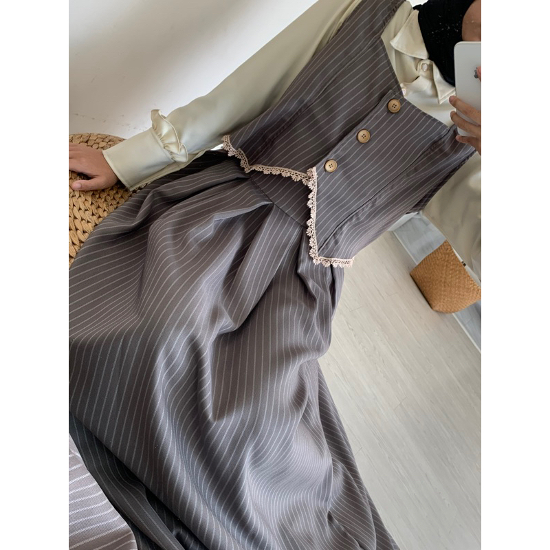Jual ERLINA Set Outfit Yearbook by Studhijabstore | Shopee Indonesia