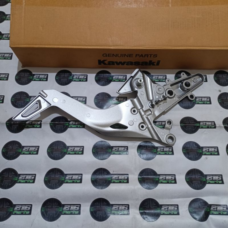 Jual Footstep foostep step stay Hitam Silver ER6 ER6N ER6F Original ...