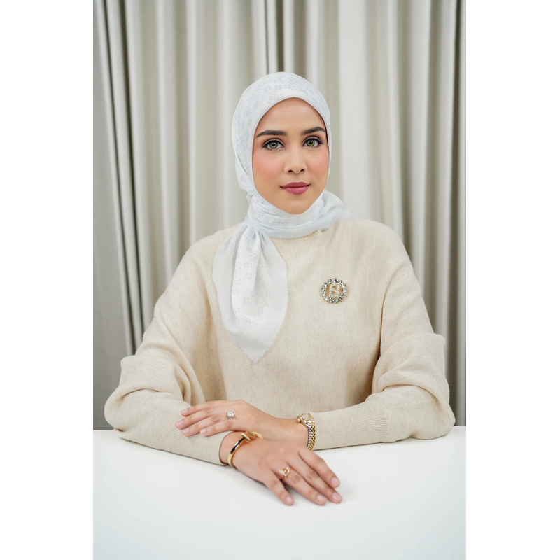 Jual Buttonscarves Monogram Scramble Voile Square | Shopee Indonesia