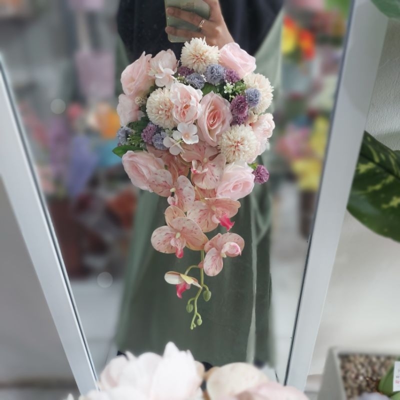 Jual HANDBUKET WEDDING BUNGA JUNTAI CASCADE ORCHID ARTIFISIAL PREMIUM ...