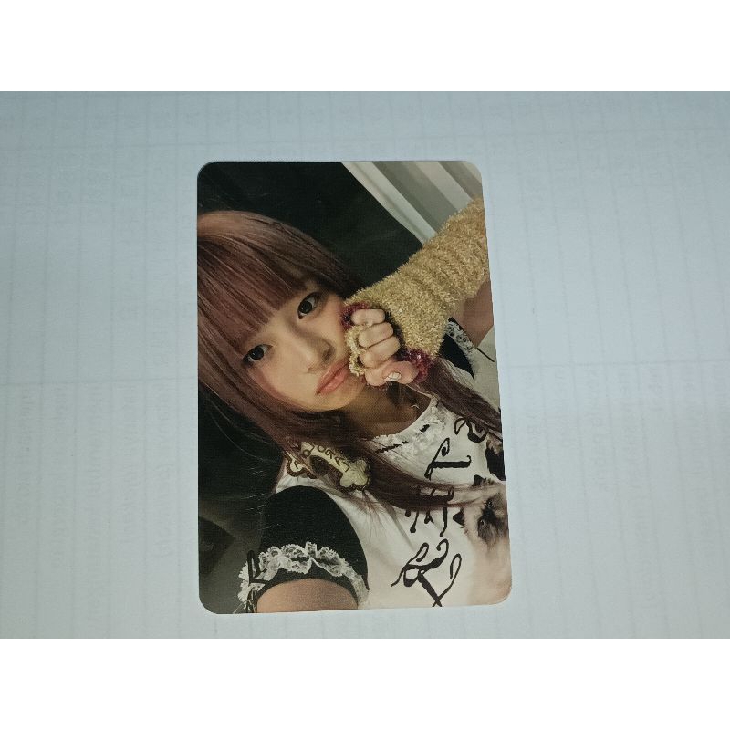 Jual HANNI PHOTOCARD WEVERSE B VER | Shopee Indonesia