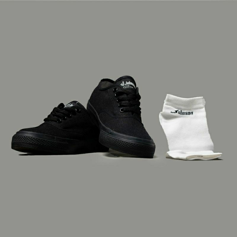 Jual Johnson Astro Low Full Black/All Black | Shopee Indonesia