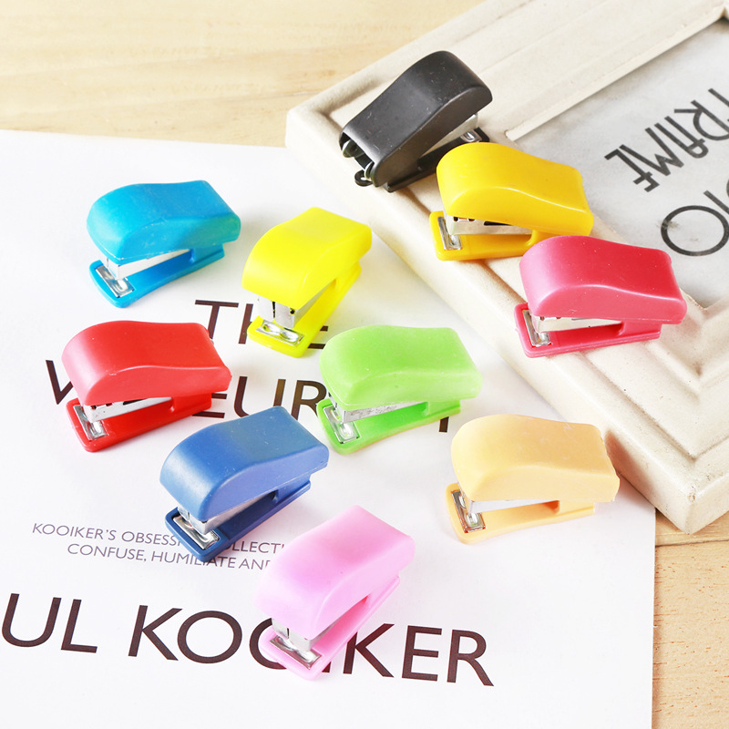 Jual Staples Kecil Stapler Mini Portabel Unik Praktis Model Simple Lucu ...
