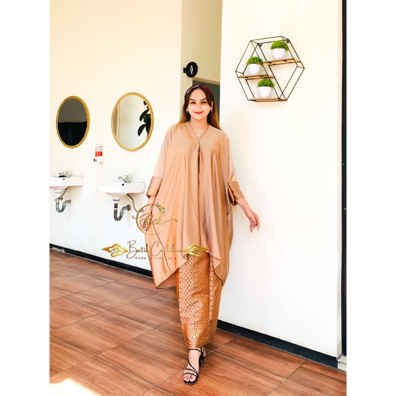 Jual KAFTAN BLOUSE ARUNA SILK ( BAHAN SILK ) | Shopee Indonesia