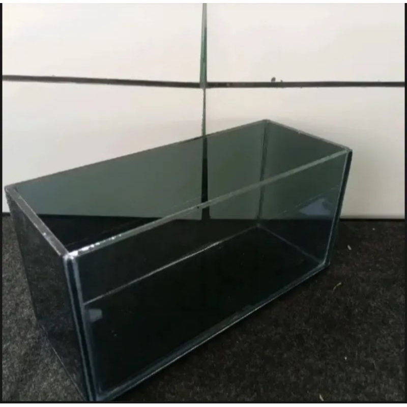 Jual Akuarium mini kaca hitam ikan cupang ukuran 20x10x10 | Shopee ...
