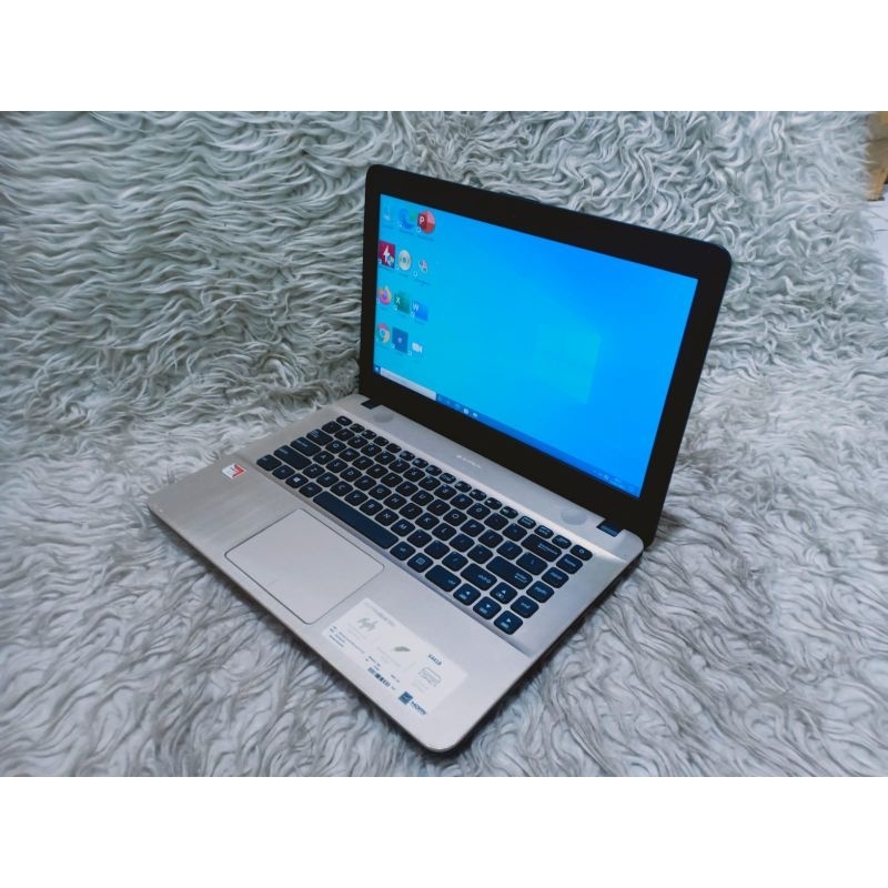 Jual Laptop Asus X441B Ram 4gb SSD 256gb AMD-A9 Siap pakai Ngebuttttt ...