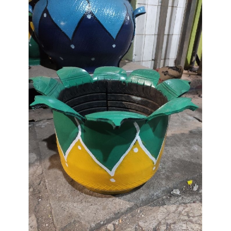 Jual Pot Bunga ban bekas | Shopee Indonesia