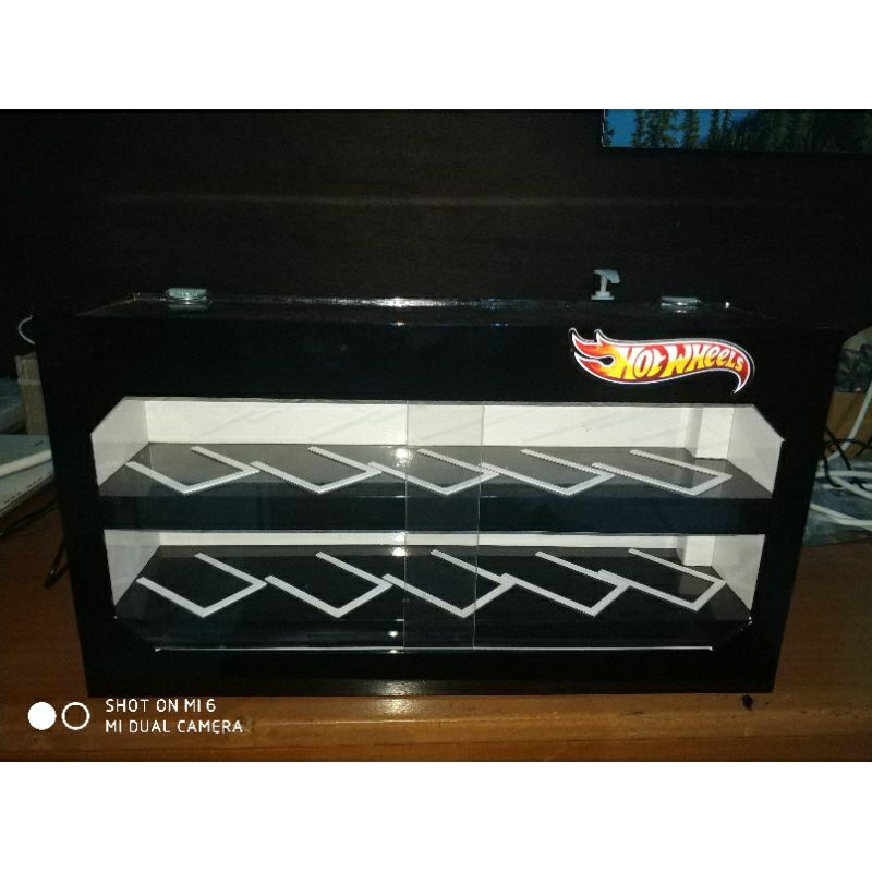 Jual Rak Hotwheels atau diorama display akrilik isi 10 Lampu LED RGB ...