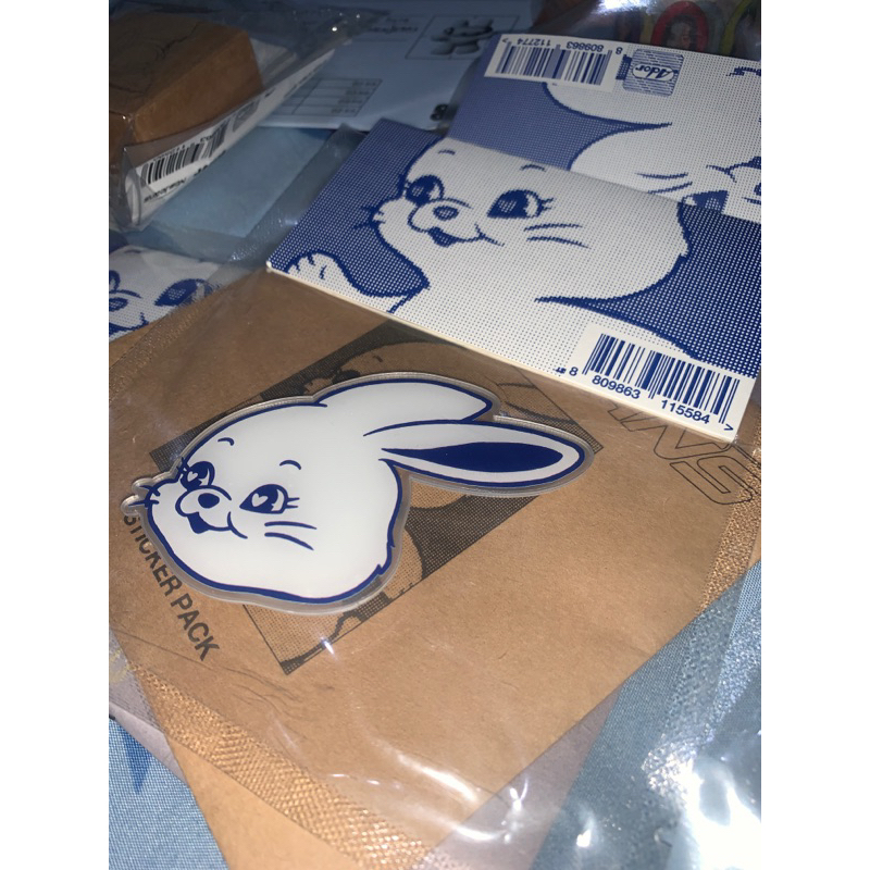 Jual smarttok tokki newjeans weverse official merch free kuromi doll ...
