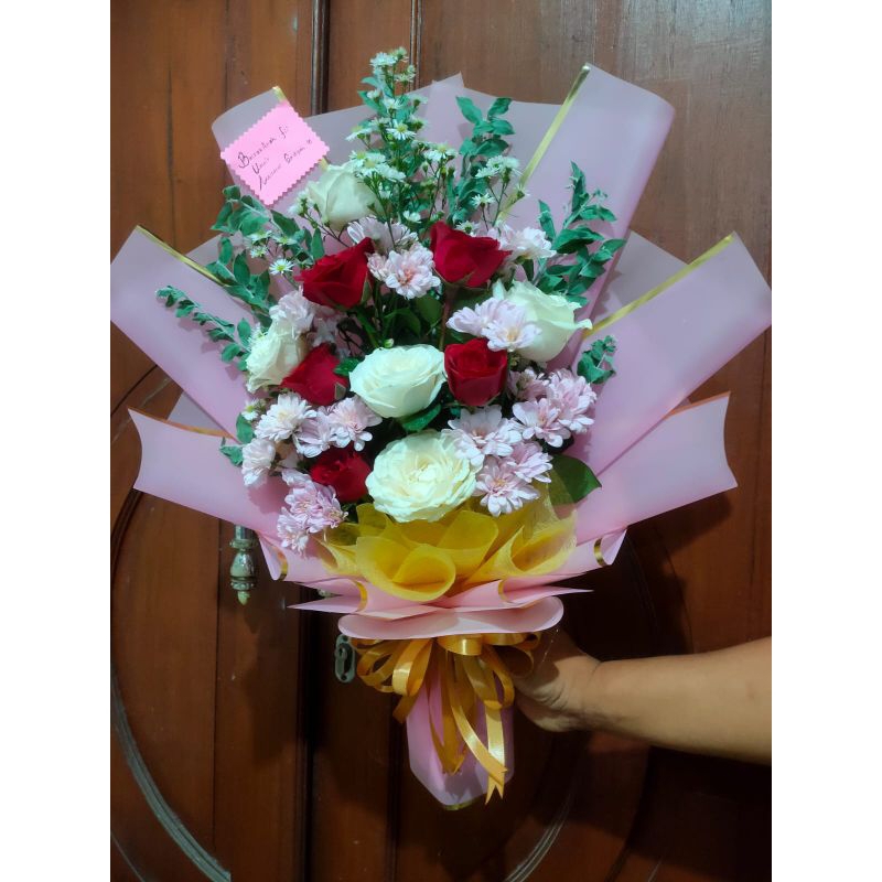 Jual Handbouqet mawar asli fresh bucket bunga merah jogja murah ...