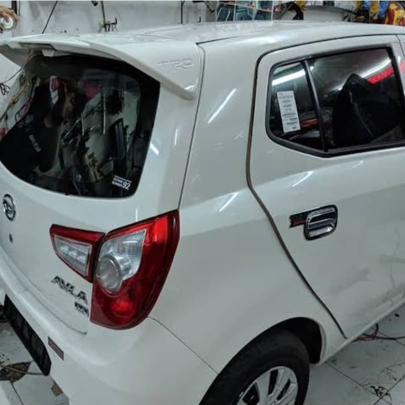 Jual SPOILER MOBIL AGYA MODEL TRD WARNA BODY SUDAH TERMASUK LAMPU ...