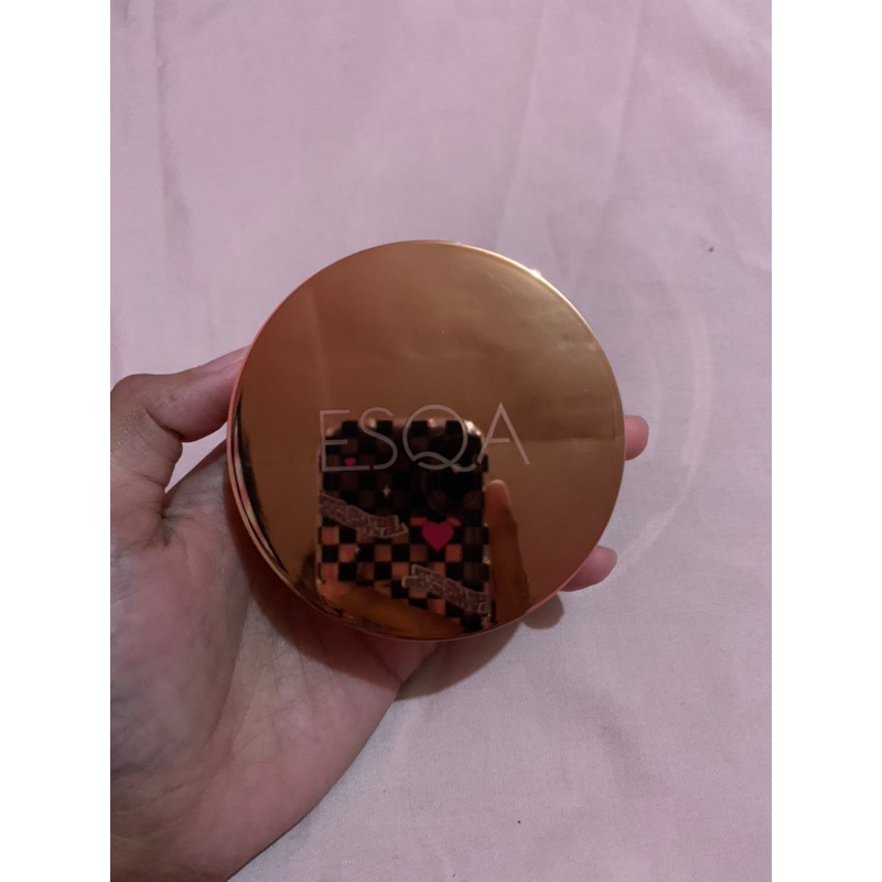 Jual PRELOVED ESQA FLAWLESS CUSHION SERUM SPF 50+ PA++ SHADE CARAMEL ...