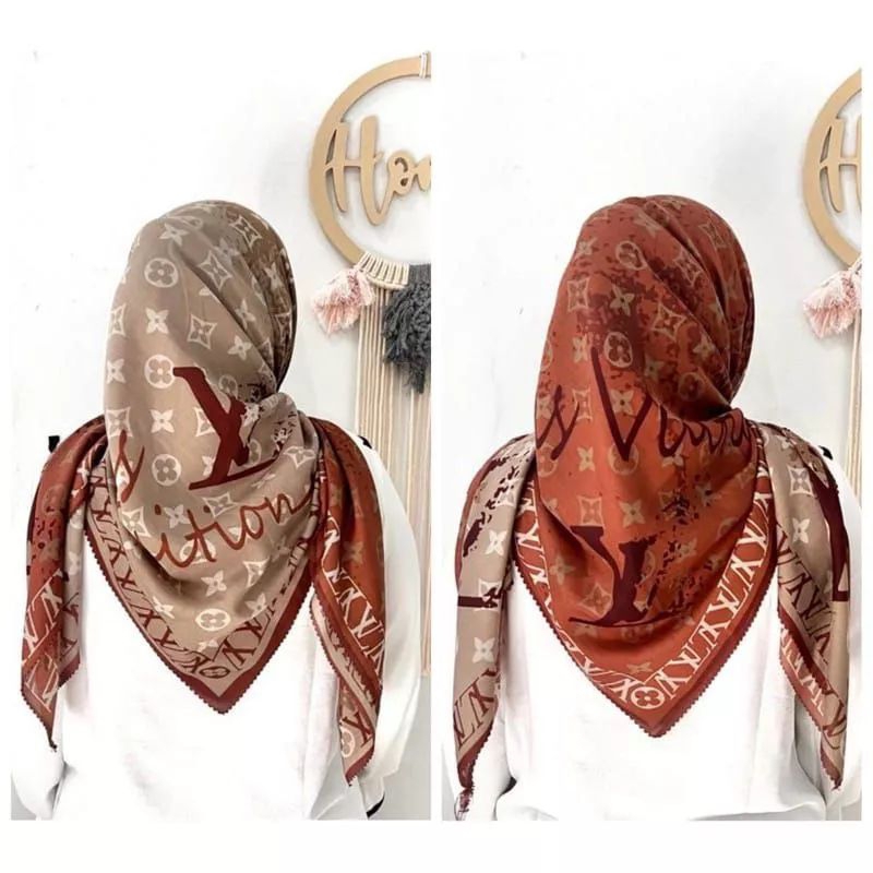 Jual KERUDUNG / HIJAB SEGI EMPAT VOAL MOTIP LV BATA | Shopee Indonesia