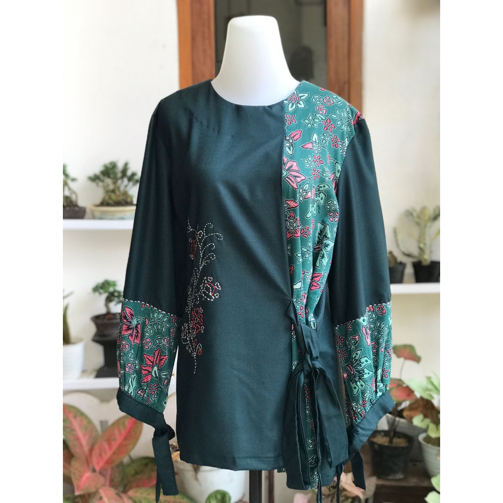 Jual Blus Sulam Batik Kombinasi Almirahandmade 1 | Shopee Indonesia