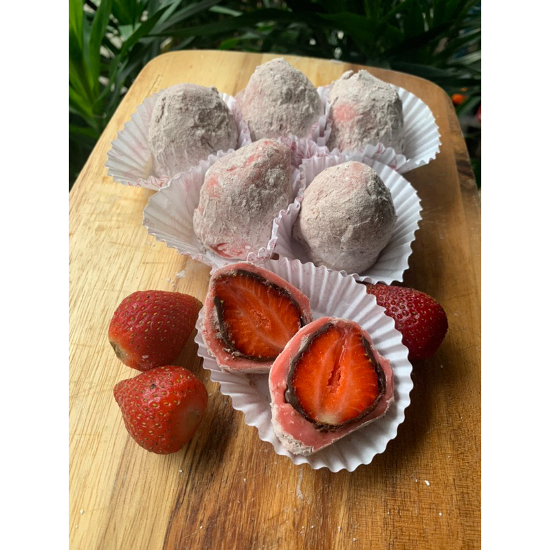Jual choco ichigo daifuku mochi strawberi coklat | Shopee Indonesia