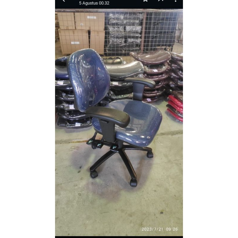 Jual Kursi Kantor/Kursi Staf/Kurai Roda Putar | Shopee Indonesia