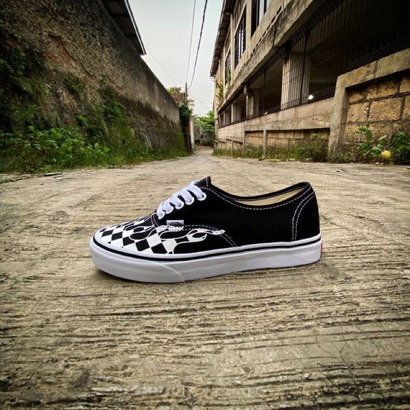 Jual VANS AUTHENTIC FIRE CHECKERBOARD BLACK WHITE | Shopee Indonesia