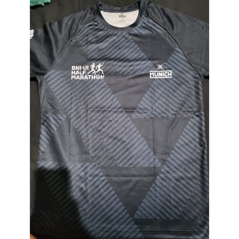 Jual Jersey Finisher BNI UI Half Marathon 2022 size LARGE Pria | Shopee ...