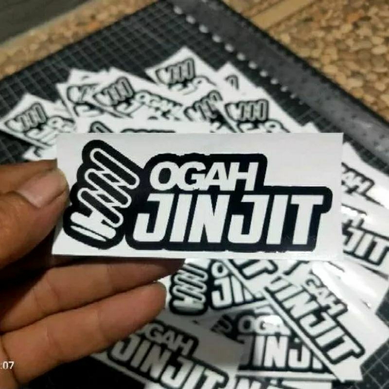 Jual stiker print & cut Ogah Jinjit stiker viral | Shopee Indonesia