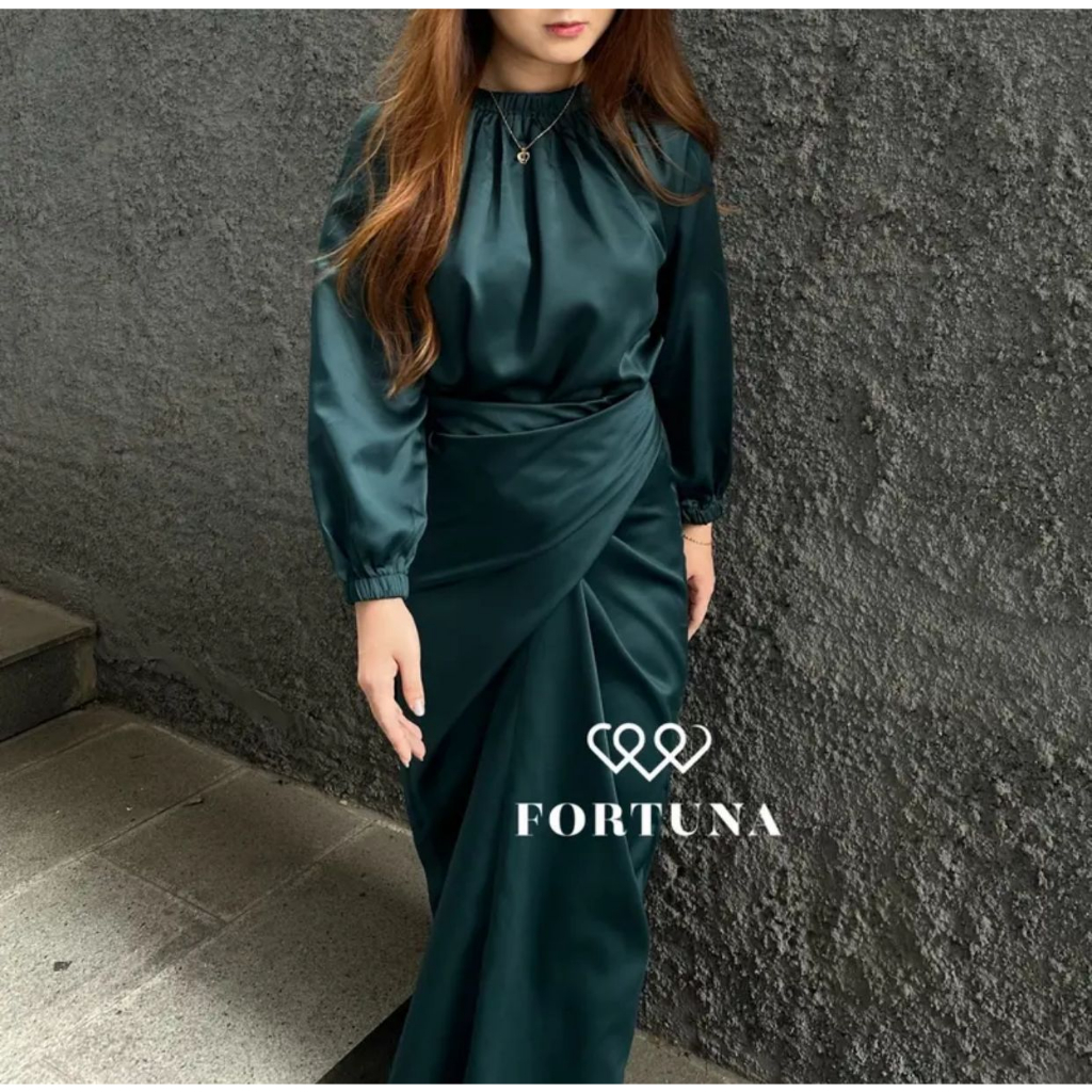 Jual Dyra 3 Ways Sabrina Kaftan Lilit Satin Silk Long Dress Sabrina M L ...