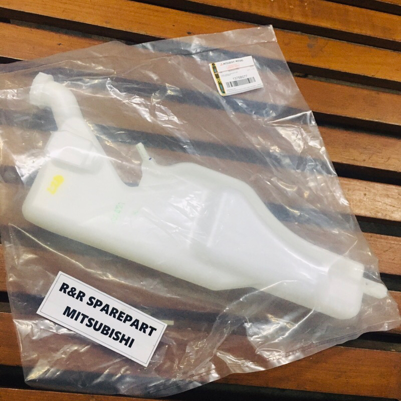 Jual Tabung Air Radiator Original Mitsubishi Xpander 1375B077 asli ...