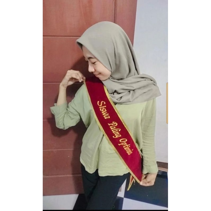 Jual selampang wisuda dewasa estetik terbaru 2023 dengan list/pinggiran ...
