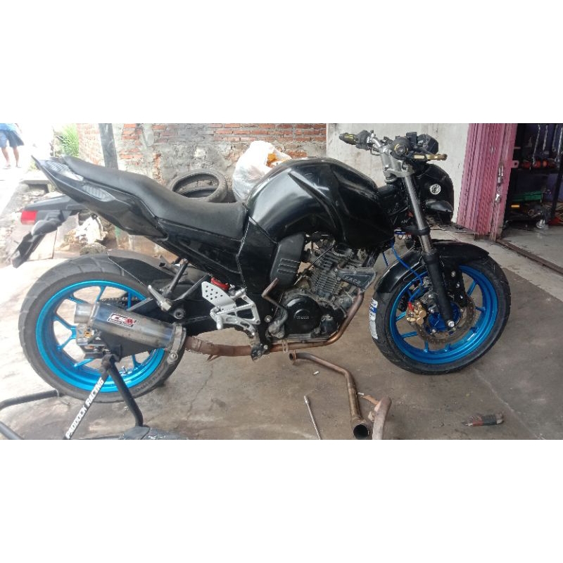 Jual swing arm model bmw s1000rr pnp yamaha byson | Shopee Indonesia