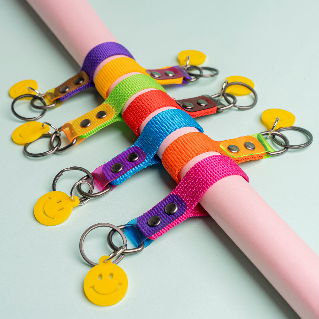 Jual Gantungan Kunci Webbing Bag Charms Keychain Tassel Akrilik Smile ...