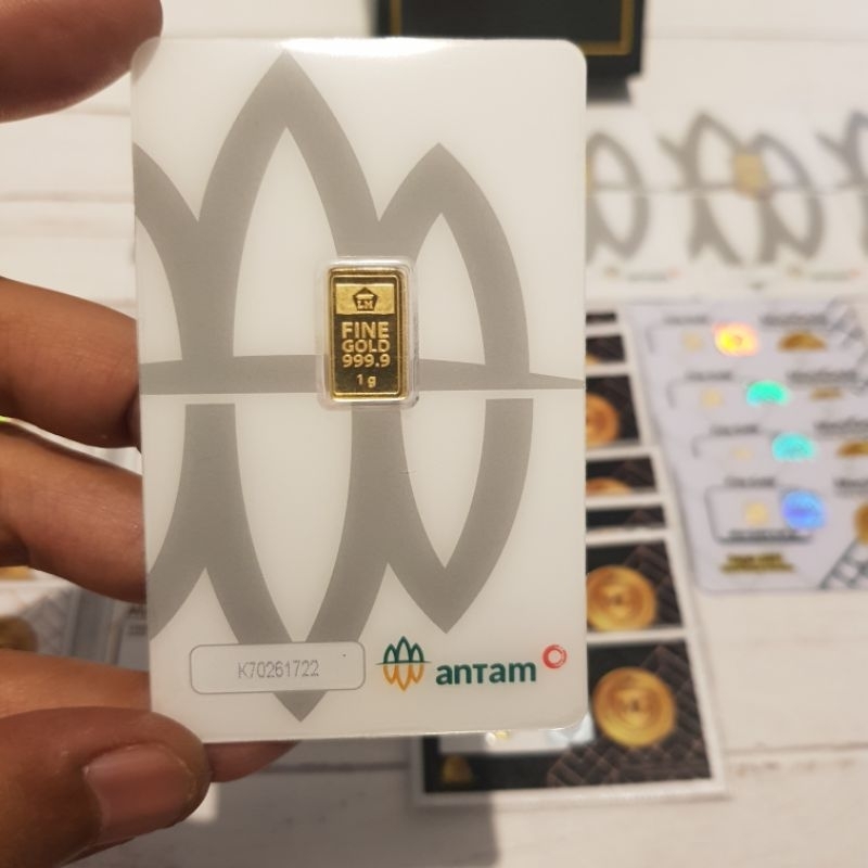 Jual LM Logam Mulia Emas Antam 0,5 / 0.5 - 1 gr gram Certieye 2023 Redmark Certicard | Shopee ...