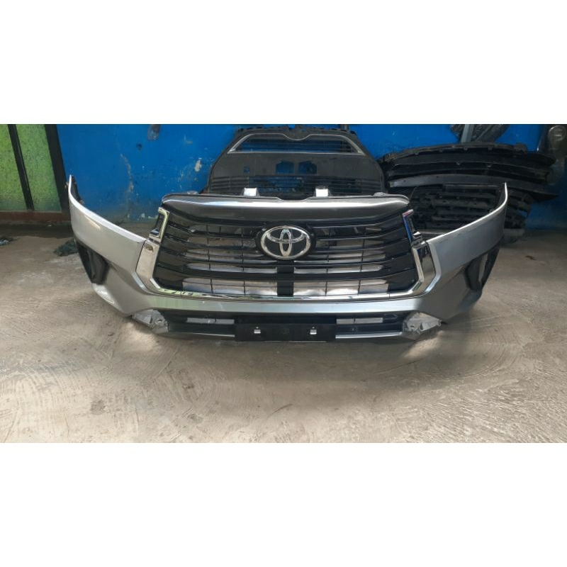 Jual bumper innova facelift 2020-2022 komplit kondisi 95% masih layak ...