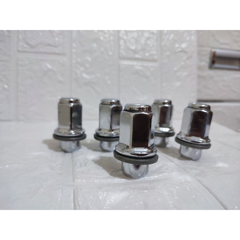 Jual Baut Roda Mobil Original Toyota Model Leher Cincin (Fortuner ...