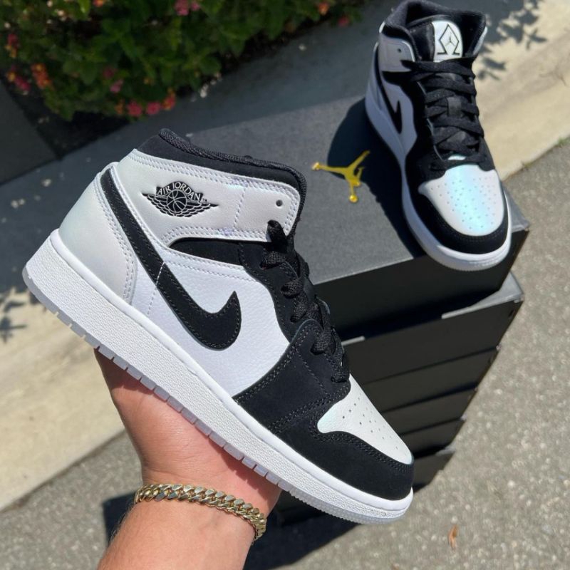 Jual Nike Air Jordan 1 Mid ' Diamond ' White | Shopee Indonesia