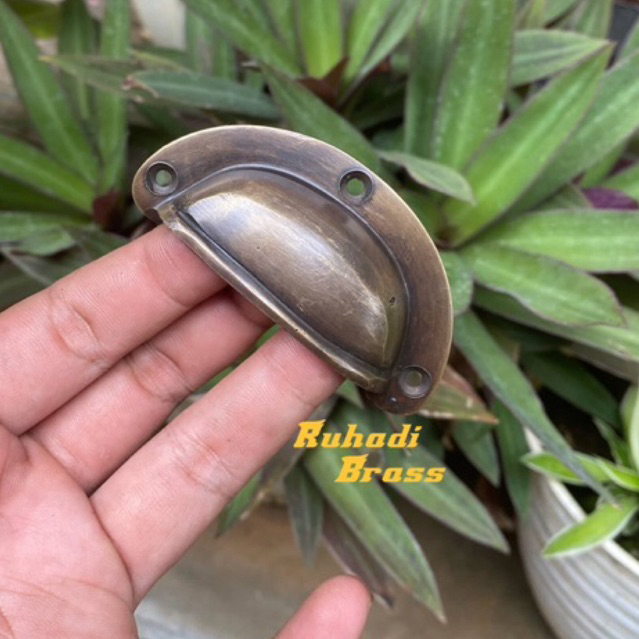 Jual Handle laci / tarikan laci / cabinet kuningan antik motif kerang ...