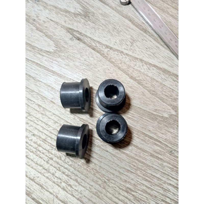 Jual bushing engine hanger motor honda vario,pcx,scoopy,beat satu set ...