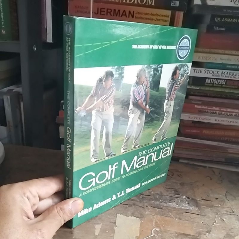 Jual Buku Import THE COMPLETE GOLF MANUAL by Mike Adams | Shopee Indonesia