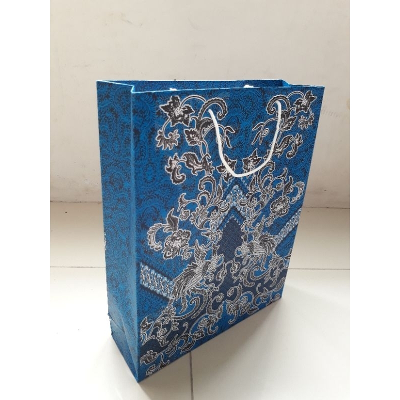 Jual Paper Bag Batik Sedang ukuran 25x31x8cm (12pcs) | Shopee Indonesia