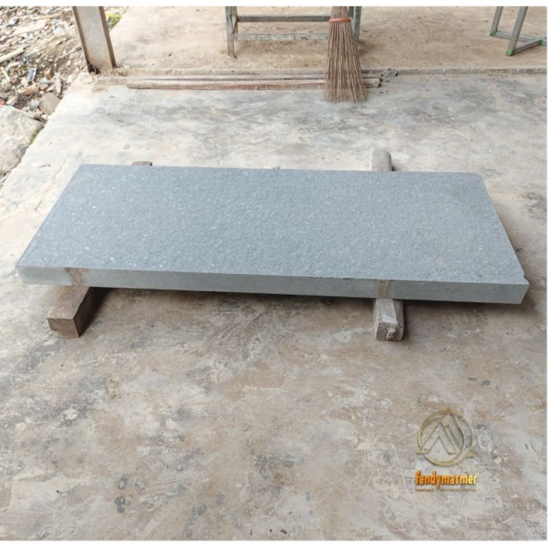 Jual Lembaran plat tebal solid/daun meja batu andesit finishing bakar ...