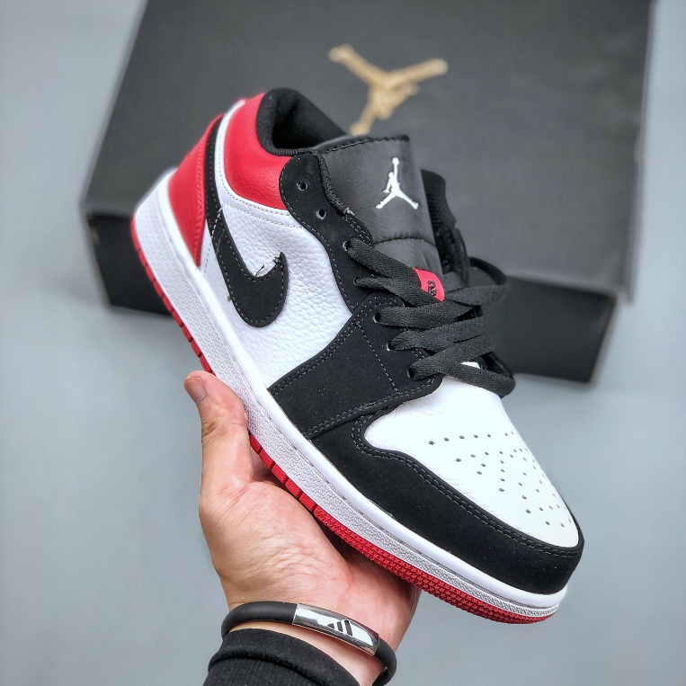 Jual SEPATU NIKE AIR JORDAN 1 LOW BLACK TOE ORIGINAL BNIB | Shopee ...