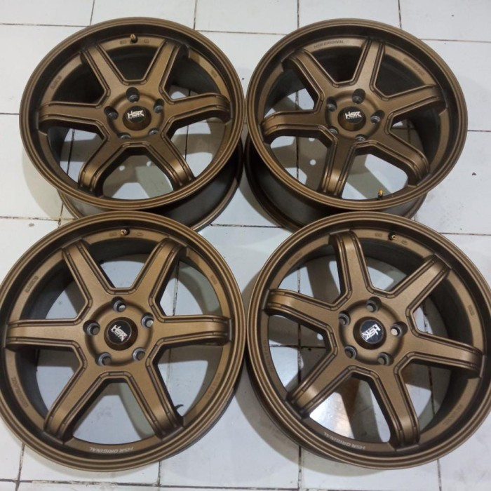 Jual Velg Mobil Bekas Ring 18 Lebar 8 Lobang Baut 5 Et40 Hsr Wheel Original Minas, Hrv Innova ...