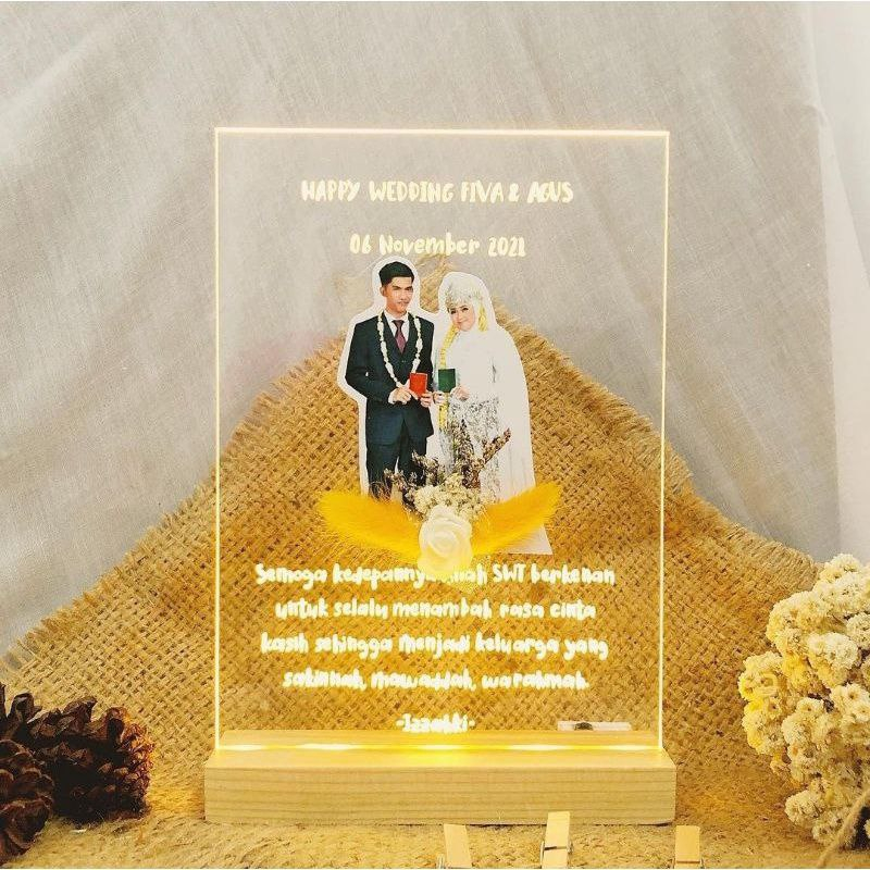 Jual Kado Hadiah Hampers Wisuda Akrilik Custom Graduation Birthday ...