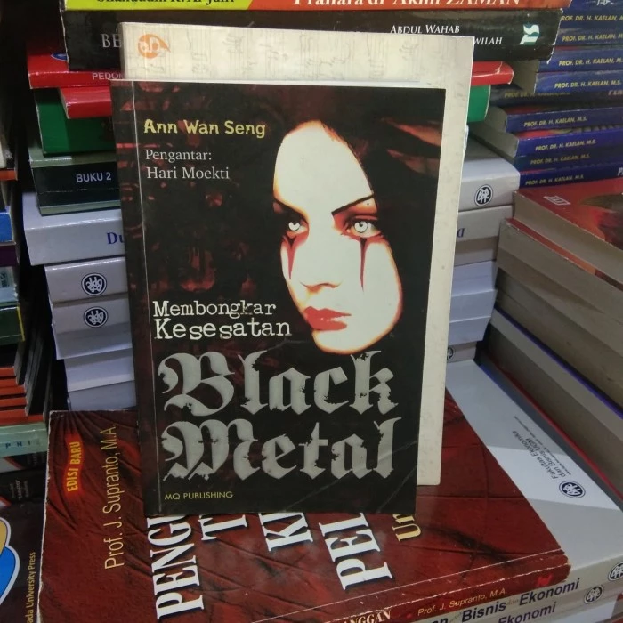 Jual MEMBONGKAR KESESATAN BLACK METAL | Shopee Indonesia Jual MEMBONGKAR KESESATAN BLACK METAL | Shopee Indonesia