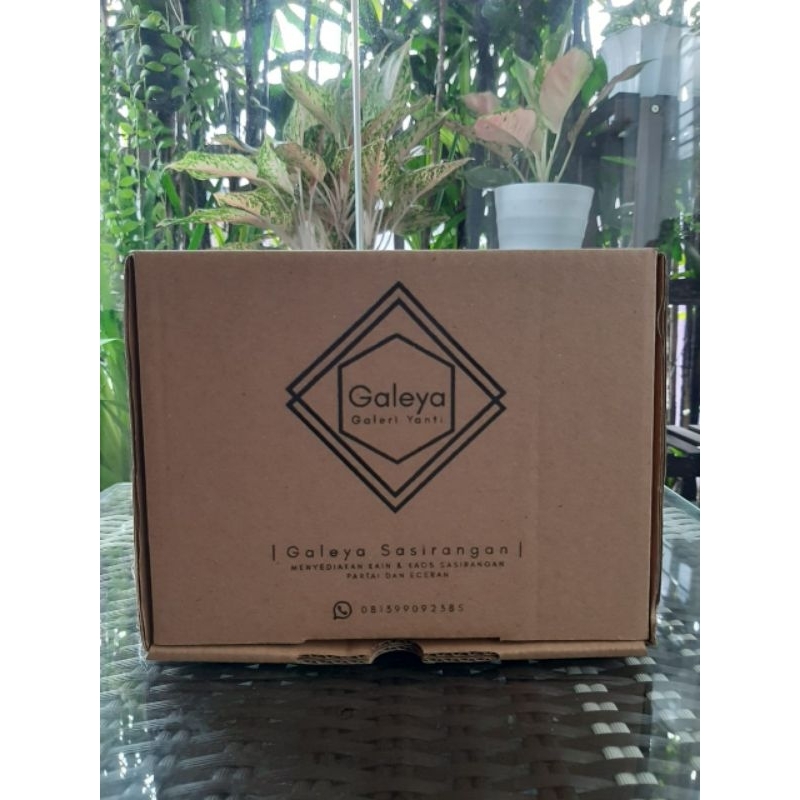 Jual Kotak Sasirangan Box Kain Batik Jumputan Sasirangan | Shopee Indonesia